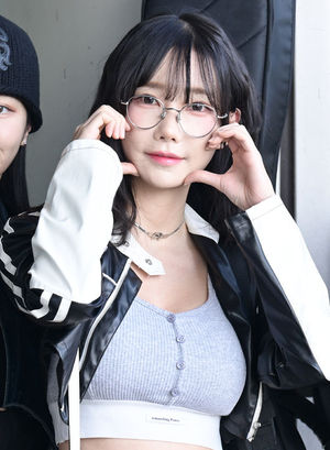 [사진]QWER 마젠타, '안경이 찰떡' - OSEN