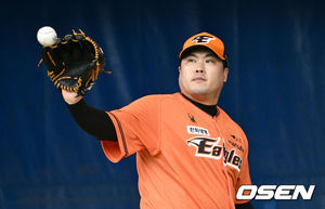 “RYU 170억 오버페이? ML 성과에 비하면 큰돈 아냐” 美 매체, 류현진 초대형 잭팟 집중 조명 - OSEN