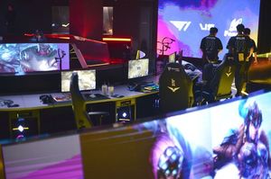 [오!쎈 롤파크] 다시 LCK 덮친 디도스(DDos)…T1-FOX 2R, 5차 퍼즈 끝에 결국 2세트 연기 - OSEN