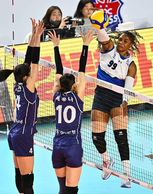 [사진] 모마, 끝까지 승리 - OSEN