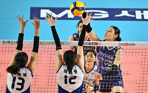 [사진] 배유나, 가벼운 공격 - OSEN