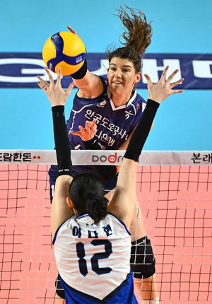 [사진] 부키리치, 강력한 스파이크 - OSEN