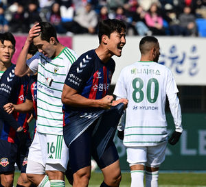 [사진]수원FC 권경원, 집중해 - OSEN