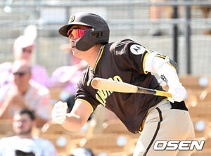 KKK 김하성, 페디 앞에서 3타석 연속 삼진...타율 .400→.333 [1보] - OSEN