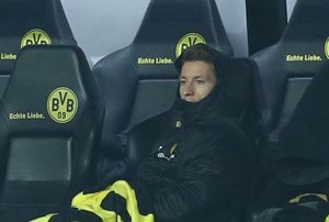 "적이 분명하다!" BVB 팬들, 2-1 승리에도 감독 향해 불만 '폭발'...이유는? - OSEN