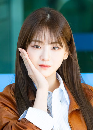 [사진]조이현,'심쿵 꽃받침' - OSEN