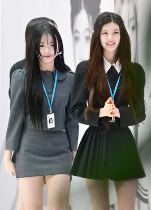 [사진]뉴진스 하니-다니엘,'밝은 미소' - OSEN