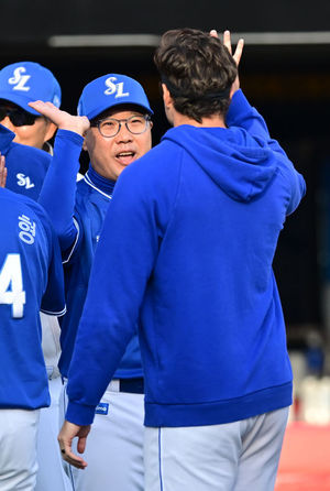 [사진]박진만 감독,'코너 QS 좋아' - OSEN