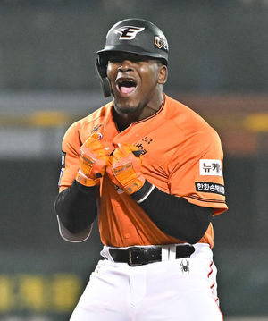 "페라자 성공한다" 노시환 장담한 이유 있었네, 어디서 이런 괴물을…ML 경력 없는데 'KBO 폭격 조짐' - OSEN