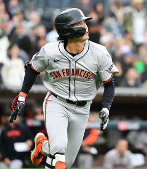 ‘데뷔 첫 홈런 폭발!’ 이정후, 종횡무진 대활약…SF, 9-6 승리→2연승 질주 [SF 리뷰] - OSEN