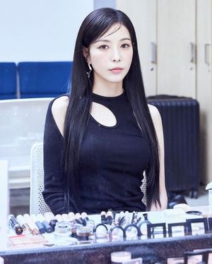 보아, 대기실에 등장한 인형... "외모 악플에 폭발할만하네" - OSEN