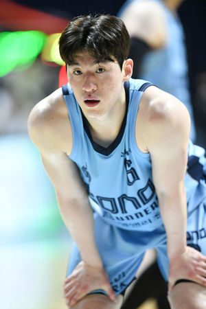 소노 이정현 최종전까지 39점 대폭발, AS 1위까지 등극…6강 탈락하고 MVP 먹을까? 기량발전상까지 노린다 - OSEN