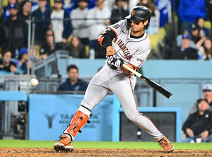 ‘6G 연속 출루’ 이정후, 1번 중견수 선발 출장…다저스 159km 에이스와 격돌 [오!쎈 LA] - OSEN