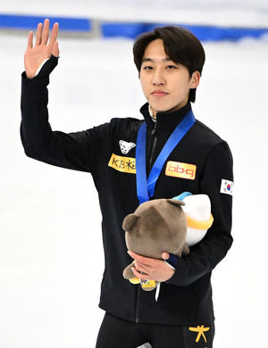 '밀려 넘어졌던' 박지원, 국가대표 선발전 1500m에서 2위...황대헌은 준결서 5위 - OSEN