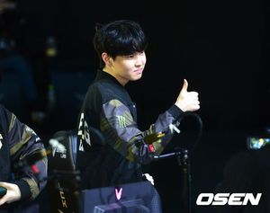 [LCK 프리뷰] 전대미문 '쿼드러플' 도전하는 젠지, HLE-T1 누가 막을까 - OSEN