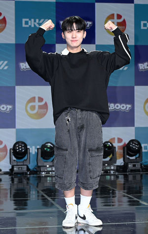 [사진]DKZ 종형,'힘이 나요' - OSEN