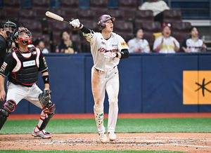 [사진]김혜성,'MLB 스카우터 앞에서 재역전 투런포' - OSEN