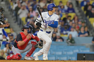 득점권에서 또 작아졌다…‘7억 달러’ 오타니, 멀티히트에도 웃지 못했다, 다저스 2연패 탈출 [LAD 리뷰] - OSEN