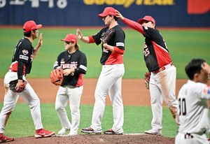 [사진]정해영,'KBO리그 최연소 100세이브' - OSEN