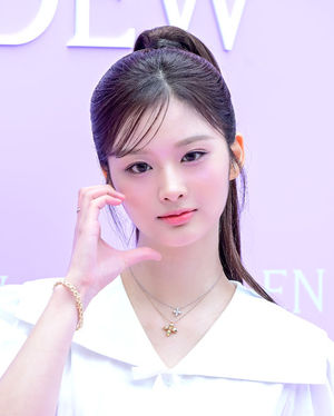 [사진]엔믹스 설윤, 예쁨에 빠져든다 - OSEN