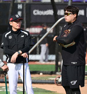 "어제 다르고, 오늘 다르다. 어이없다"...류현진 작심발언, ABS에 제대로 열받았다 - OSEN