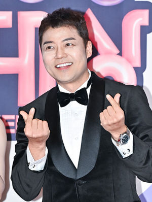 "유재석의 5배"..전현무 앞에 '국민 MC' 붙이고 가실게요 [Oh!쎈 레터] - OSEN