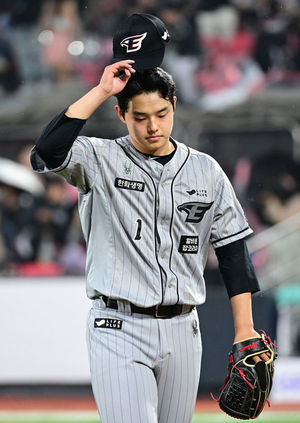 'ERA 8.78' 국대 에이스가 왜…한화 선발야구도 위태롭다, 6G 연속 붕괴 '3위→8위' - OSEN