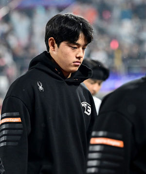 9실점→ERA 8.78…'충격 부진' 문동주, 결국 1군 엔트리 말소 - OSEN