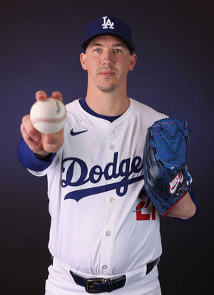 ‘158km→152km’ 수술 후 구속 하락 다저스 에이스, 2년 만에 ML 복귀 가능할까…재활등판 6G ERA 4.15 - OSEN