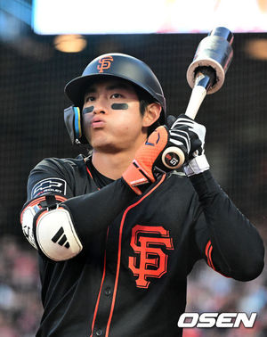 이정후, 상대 호수비에 안타 빼앗겨 멀티히트 불발 [SF 리뷰] - OSEN