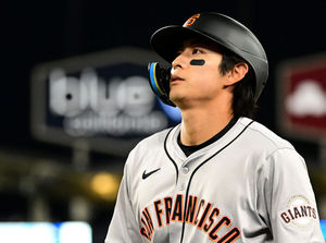 160km 총알 타구 잡히고 1,2루 득점권 놓치고...이정후, 3G 연속안타로 체면치레 '팀은 3연패' [SF 리뷰] - OSEN