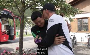 '투헬 키스 세례' 김민재, 뮌헨 730억이면 이적 시킨다... 15G 고군분투에도 레알전 부진으로 이적대상 - OSEN