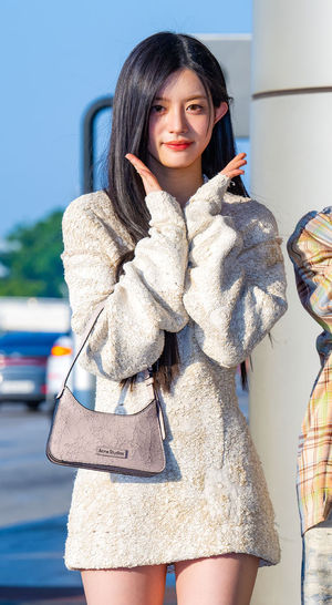 [사진]아일릿 민주,'예쁜 꽃받침' - OSEN