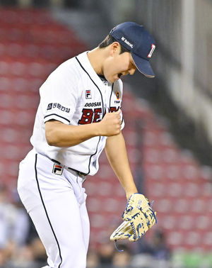 [사진]세타자 연속 KKK 잡고 환호하는 김택연 - OSEN