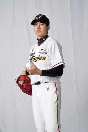 문동주 빈자리에 190cm 좌완 신인 뜬다…황준서 다음에 뽑은 넘버투, 한화 구세주 될까 - OSEN