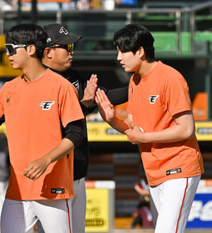 "조동욱, 정말 대단한 피칭했다" 20살 신인 데뷔전 QS 선발승, 42일 만에 위닝시리즈, 한화 반등 계기 마련 - OSEN