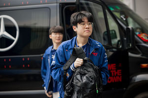 [MSI] T1, '페이커'-'제우스' 쌍끌이 활약 앞세워 TL에 기선 제압 - OSEN