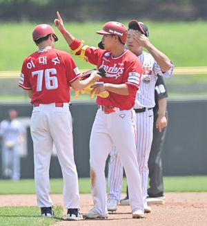 [사진]최민창,'싹쓸이 3타점 적시타' - OSEN