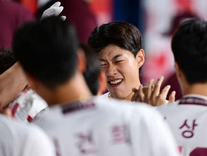 [사진]송성문, 아이고 숨차 - OSEN