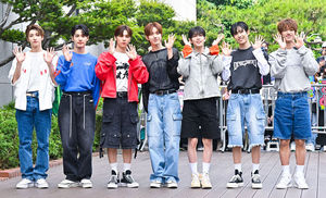 [사진]일본 JYP 보이그룹 넥스지,'뮤뱅 첫 출근길' - OSEN