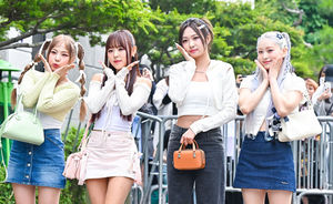 [사진]We;Na(위나),'뮤뱅 출근길 첫 출연자예요' - OSEN