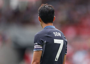 'PL 260골' 역대급 공격수도 고민한 'SON 딜레마'..."손흥민, 사카보다 잘하는데"→올해의 팀은 제외 - OSEN