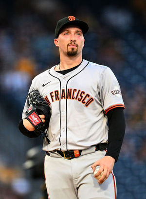 이정후 시즌 아웃됐는데…사이영상 투수도 'ERA 10.42' FA 먹튀 전락, 그런데 SF 왜 자꾸 이기지? - OSEN