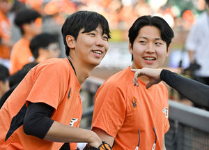 "현진 선배님 빼곤 02·03·04·05년생" 외인 투수 없이 8G 7승 깜짝 반전…한화 완전체도 임박했다 - OSEN