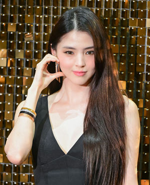 [사진]한소희, 여신의 볼하트 - OSEN