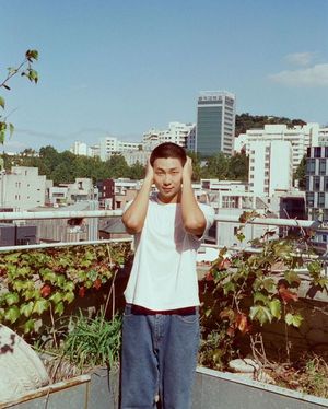 BTS 맏형 진→전역 D-1...7인 완전체 회동 앞두고 RM “그때의 우리” - OSEN