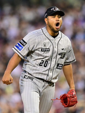 153km 쾅! 'ML 22승' 바리아, 2G만에 KBO 완벽 적응...6이닝 1실점 '데뷔 첫 승 보인다' [오!쎈 잠실] - OSEN