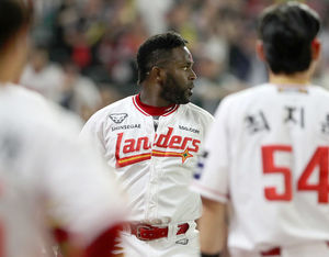 끝내기 세리머니까지 했는데 아웃? 역대급 오심에 뒤바뀔 뻔한 SSG-KIA 혈투, 박지환이 모두를 살렸다 [오!쎈 인천] - OSEN