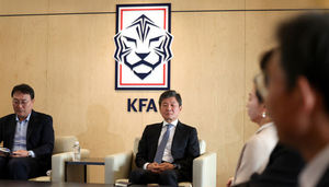 '한국식 정서? 7월 초 데드라인?' 4개월째 감독 없는 KFA, 팬들에게 할 이야기는 따로 있다 - OSEN