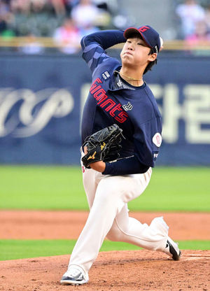 ‘153km’ 1차지명 파이어볼러, 볼볼볼볼 결국 2군행…김태형 감독 “불펜으로 써 볼 생각이다” - OSEN